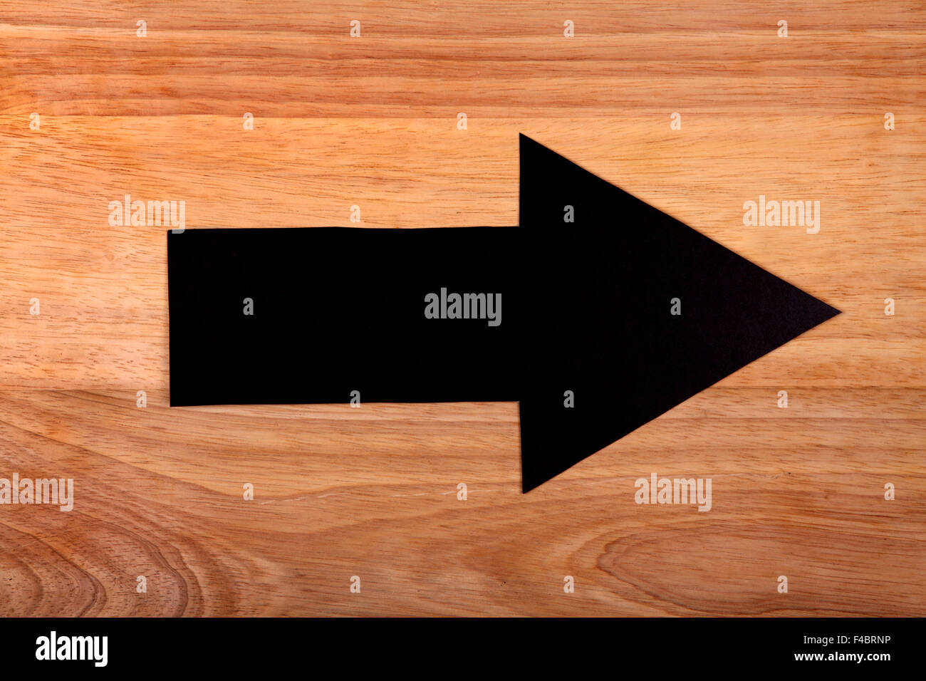 Black outline arrow hi-res stock photography and images - Alamy