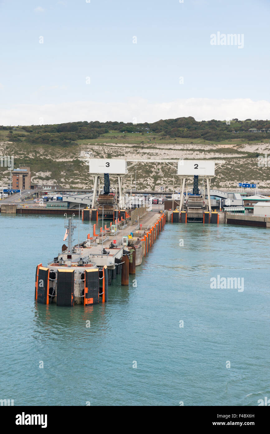 Dover port quay dock jetty hi-res stock photography and images - Alamy
