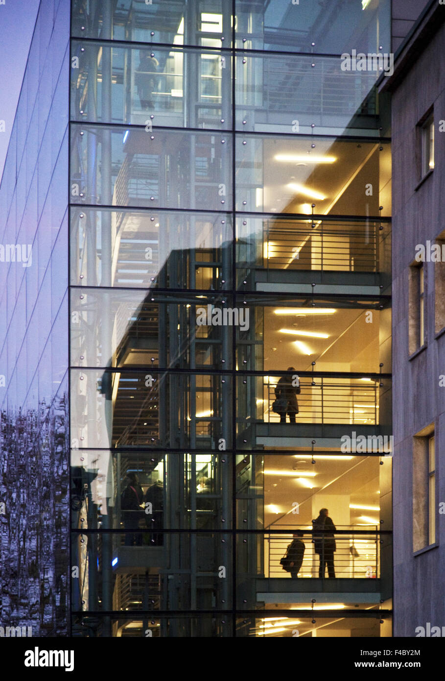 People modern architecture hi-res stock photography and images - Alamy