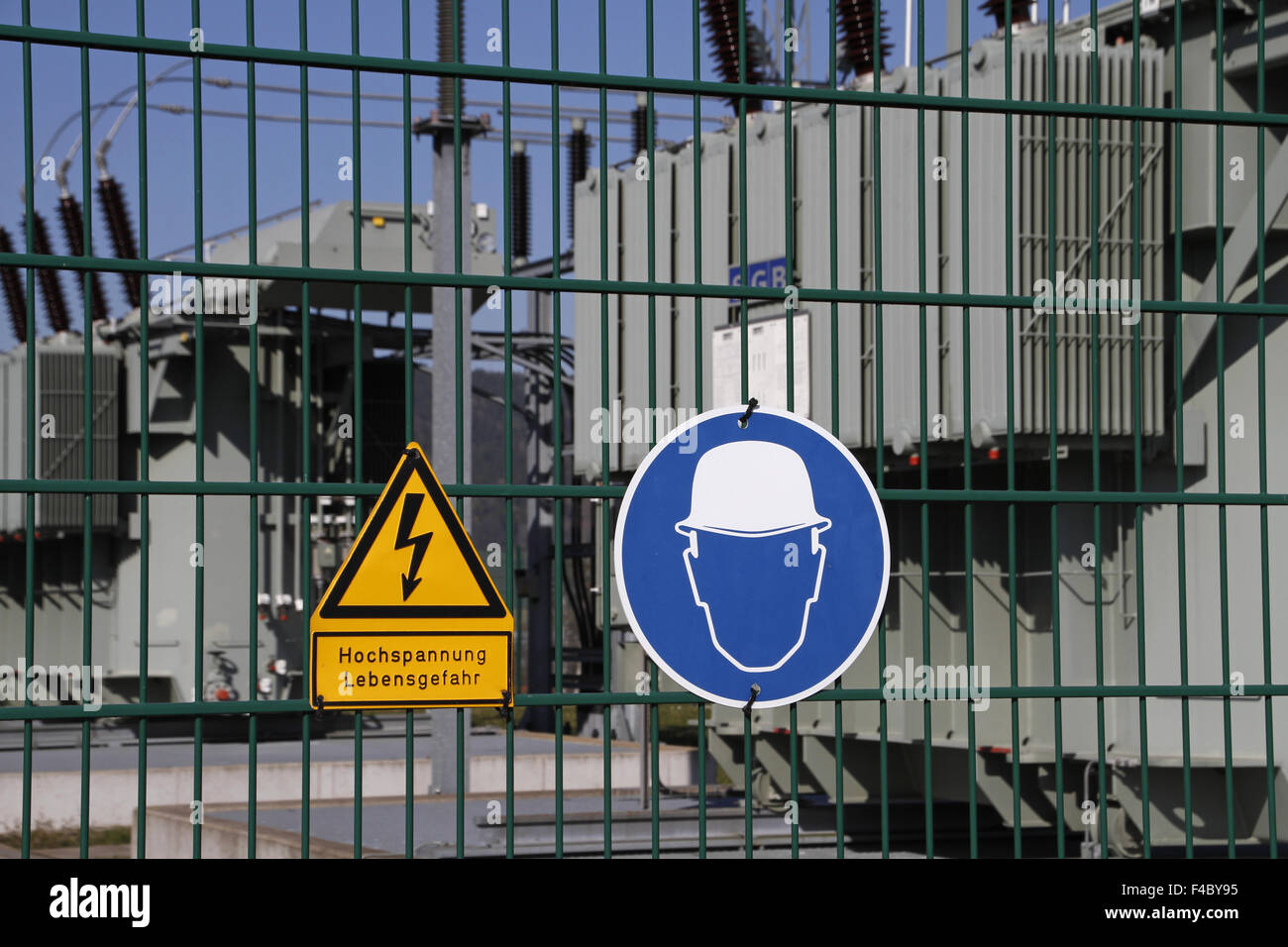 Electrical substation hi-res stock photography and images - Alamy