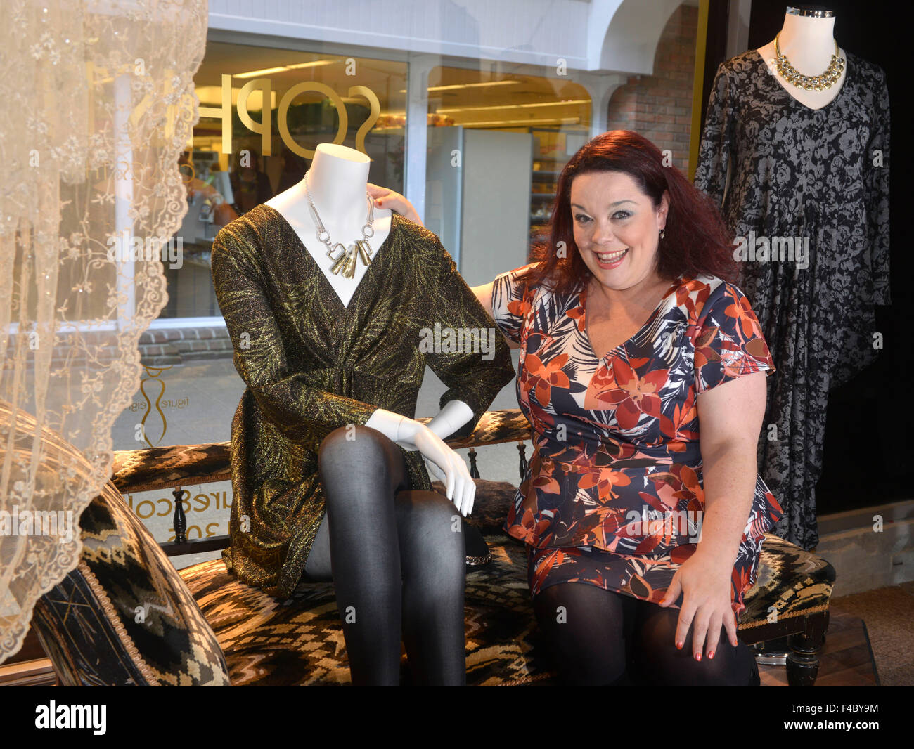 Dorchester, Dorset, UK. 15th Oct, 2015. TV presenter Lisa Riley ...