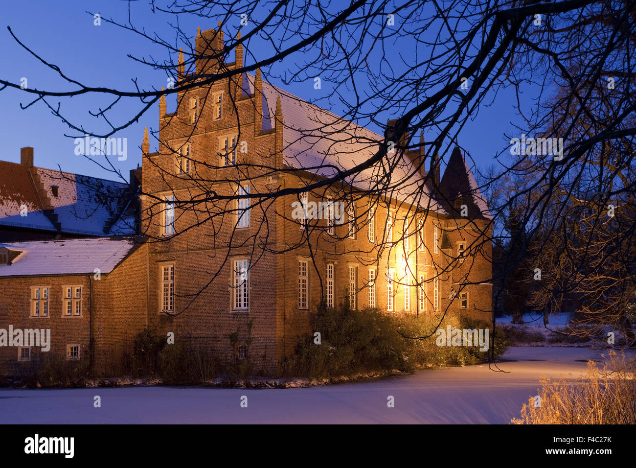 Herten water castle hi-res stock photography and images - Alamy