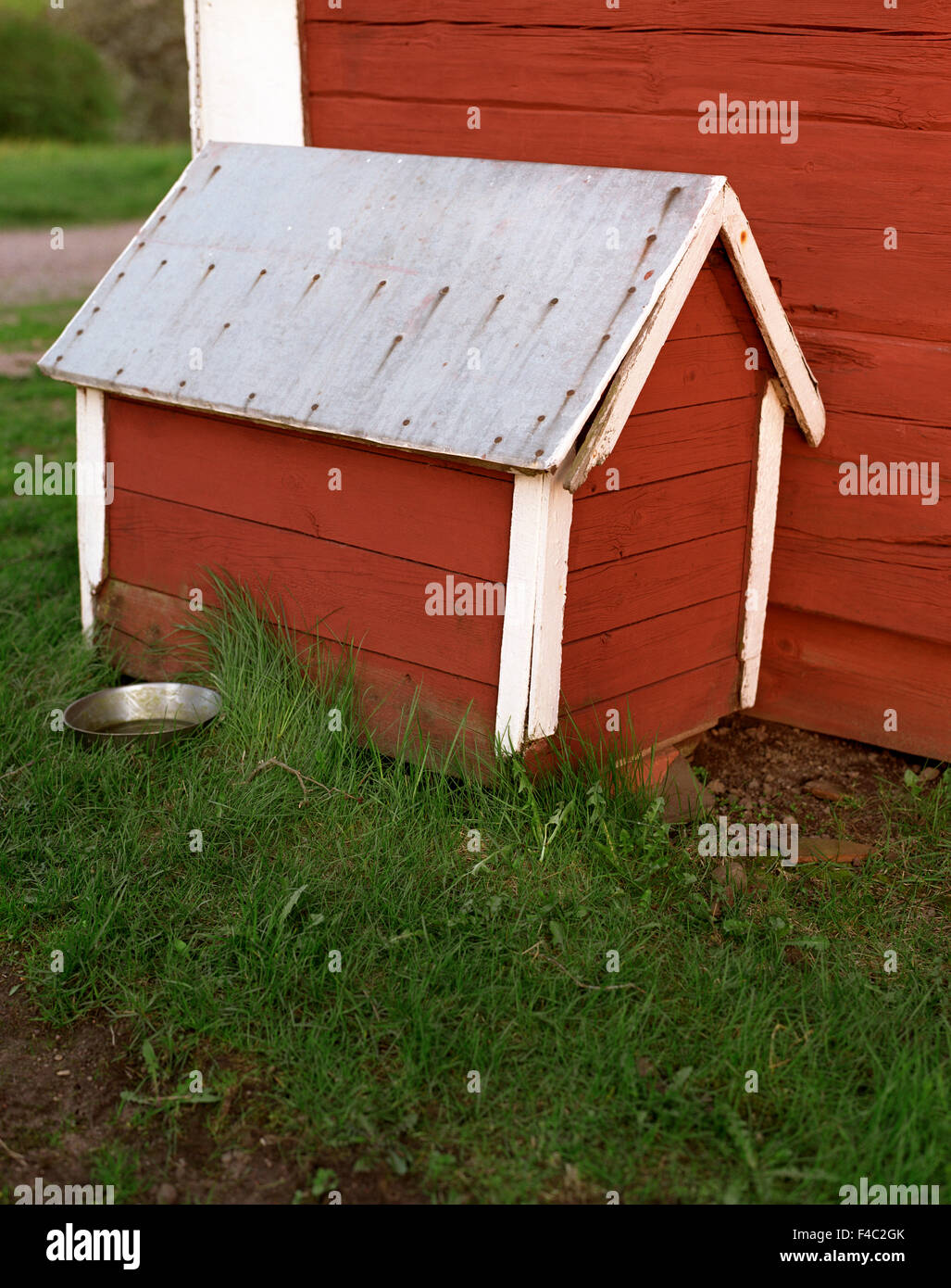 A Small Dog House Stock Photo - Alamy