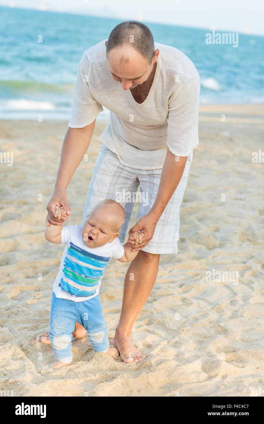 Infant first steps hi-res stock photography and images - Alamy