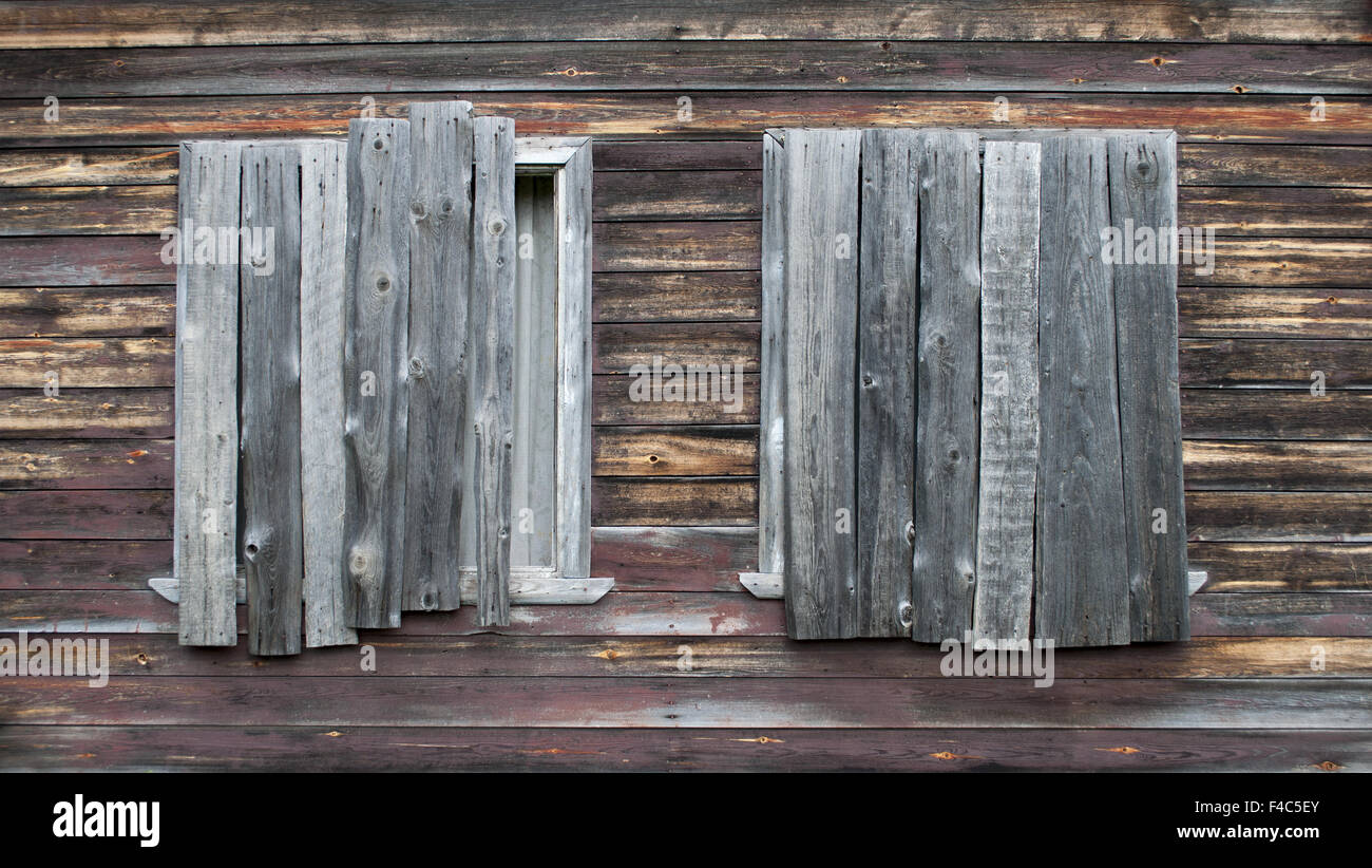 Boarded windows hi-res stock photography and images - Alamy