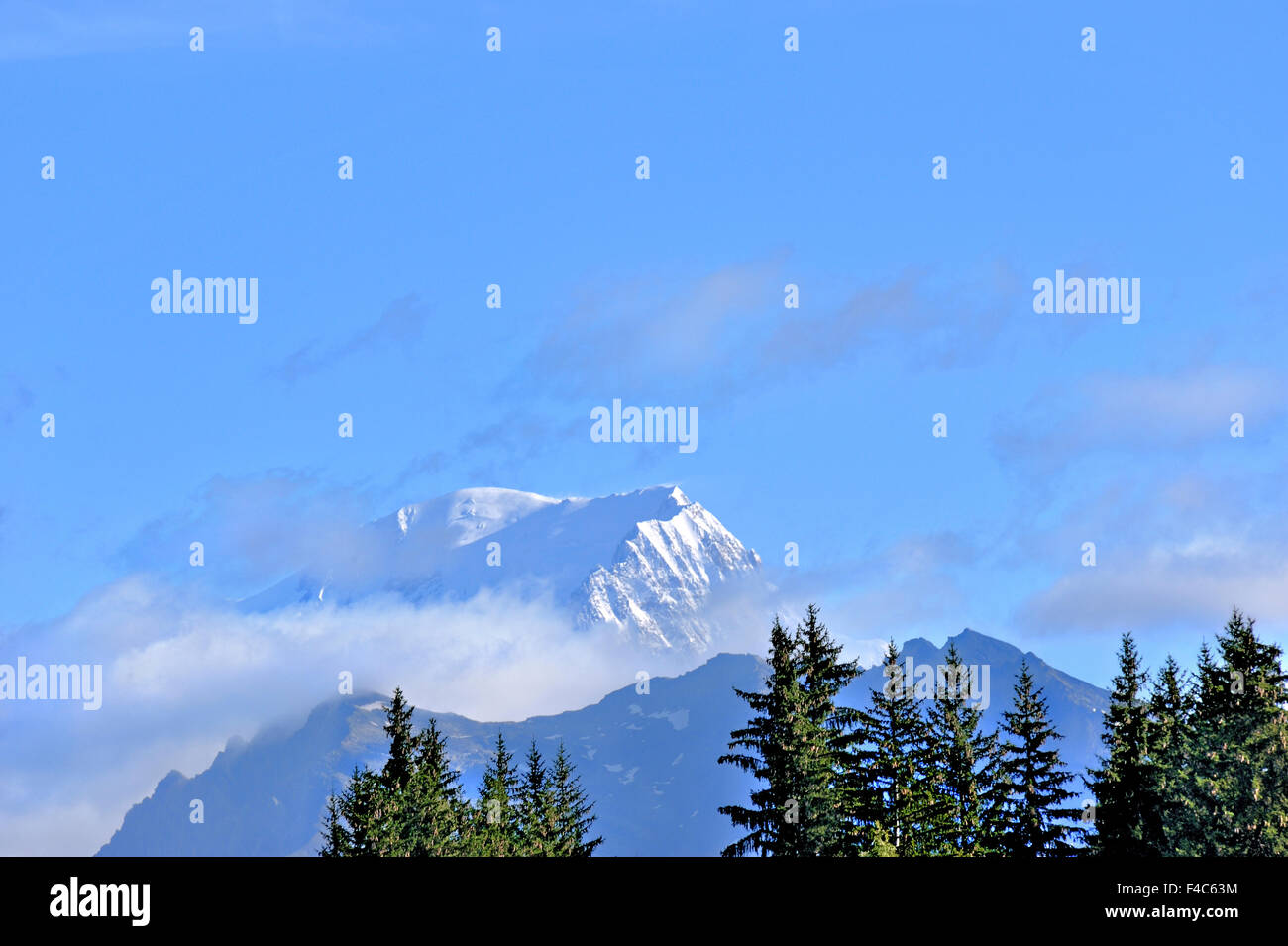 Top mont blanc hi-res stock photography and images - Alamy