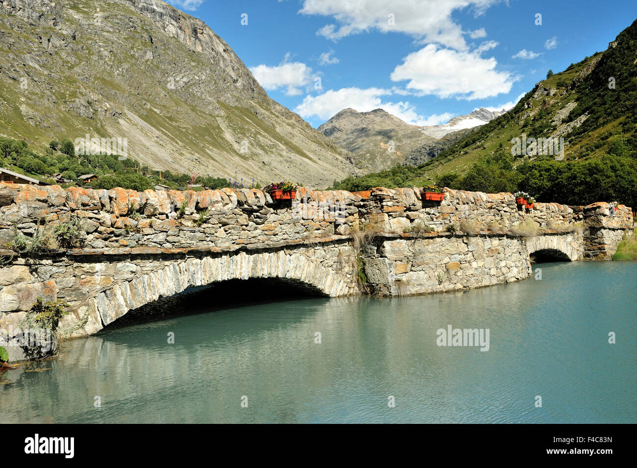 Route des grandes alpes hi-res stock photography and images - Alamy