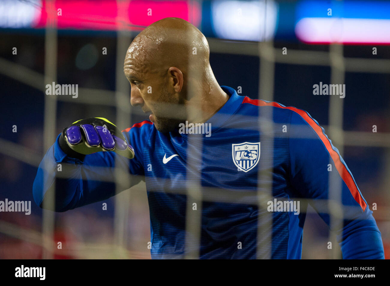 October 13, 2015: USA goalkeeper Tim Howard (12) looks over his ...