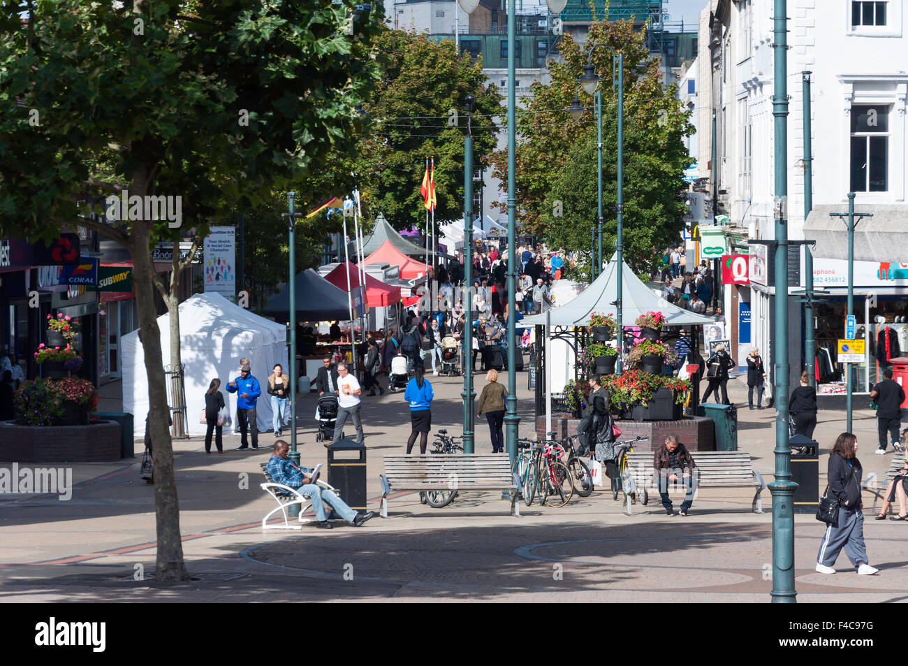 Street market, George Street, Luton, Bedfordshire, England, United ...