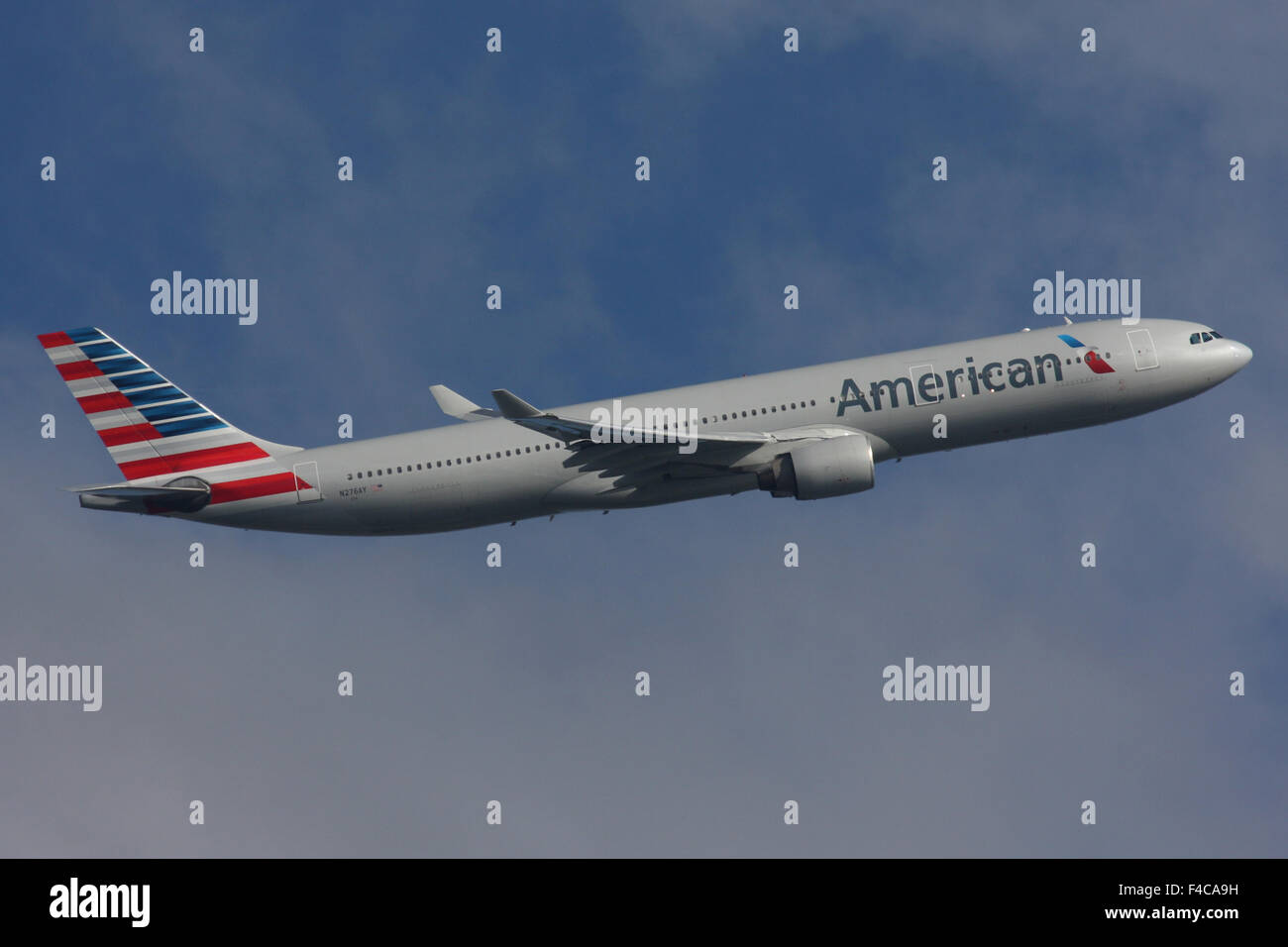 American airlines airbus a330 hi-res stock photography and images - Alamy