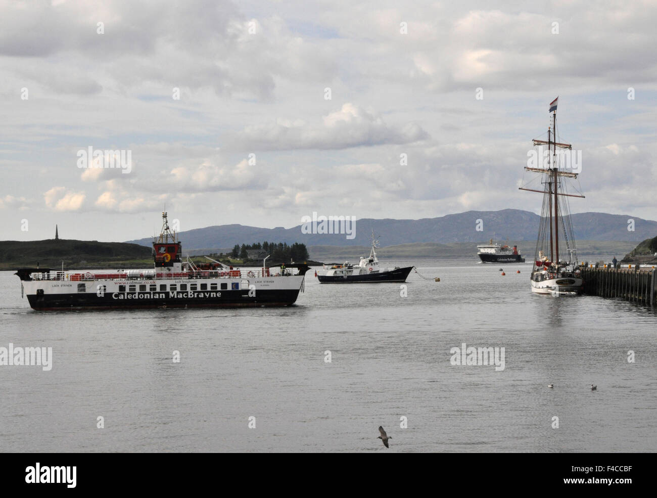 ferry Oban harbour Stock Photo - Alamy