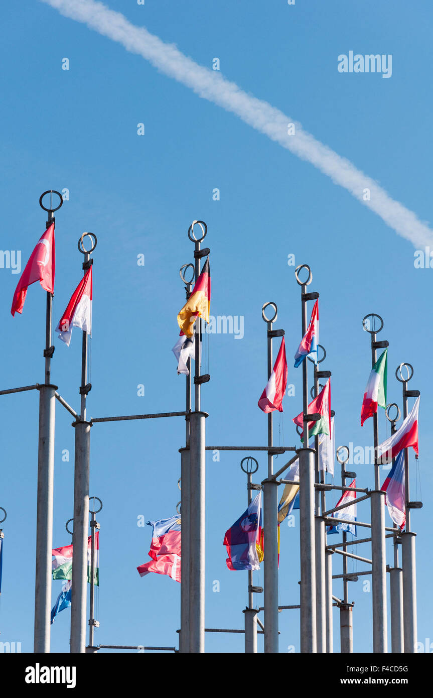 Row national flags world hi-res stock photography and images - Alamy