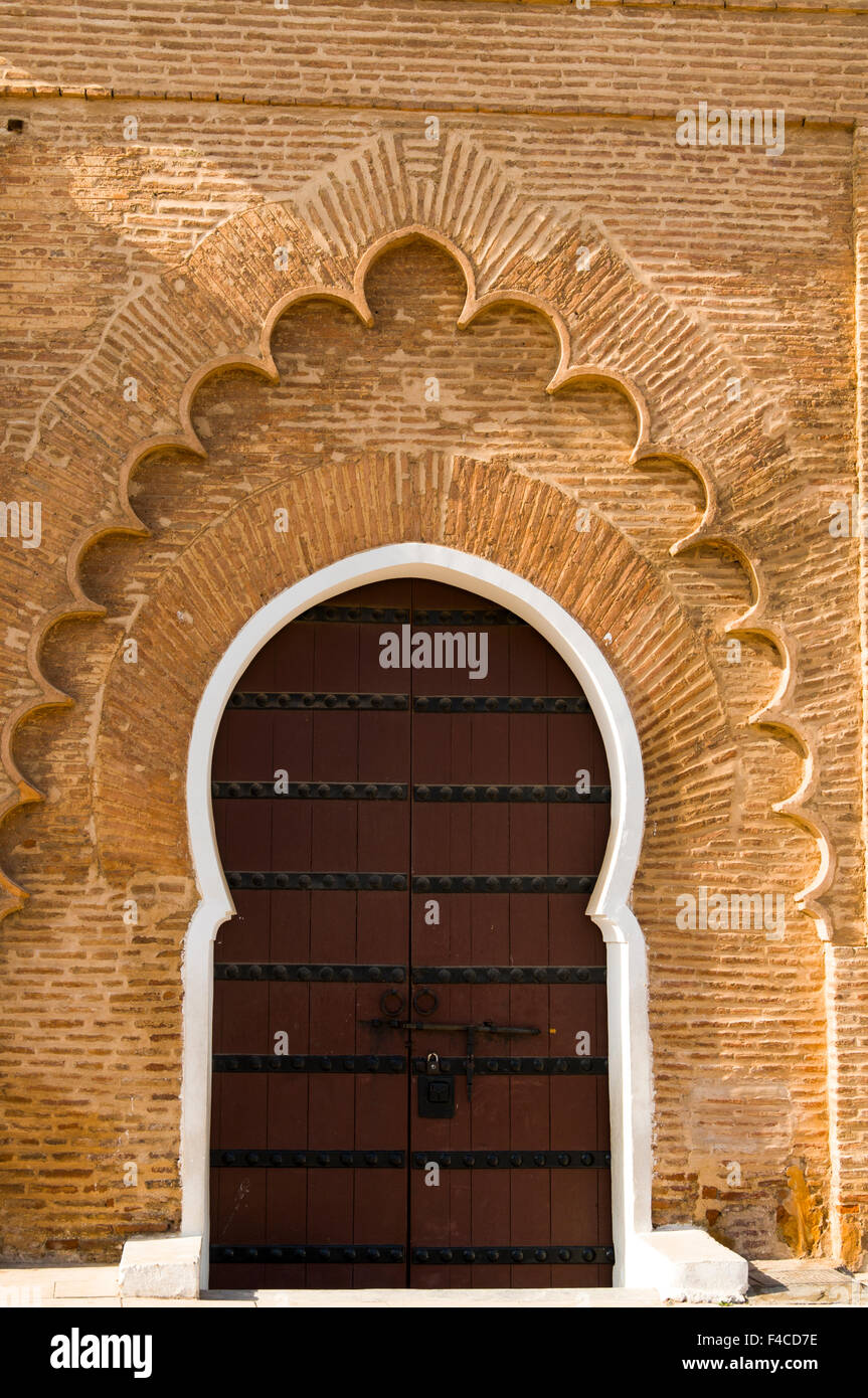 Main entrance of mosque hi-res stock photography and images - Alamy