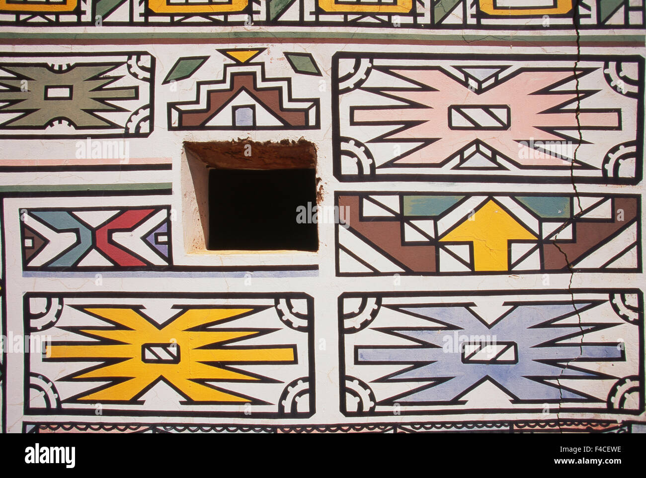 Ndebele house hi-res stock photography and images - Alamy