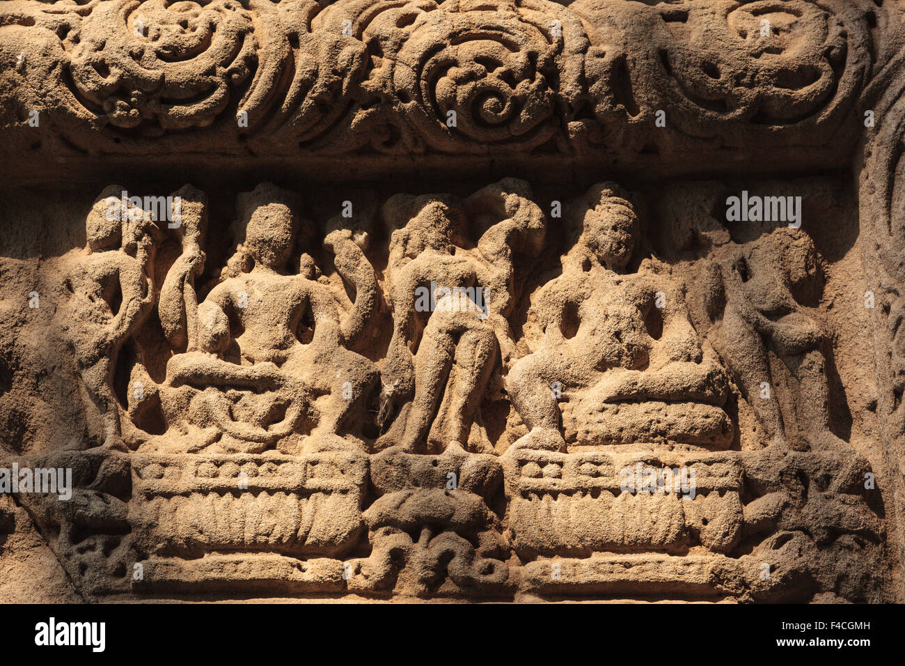 Indo aryan style hi-res stock photography and images - Alamy