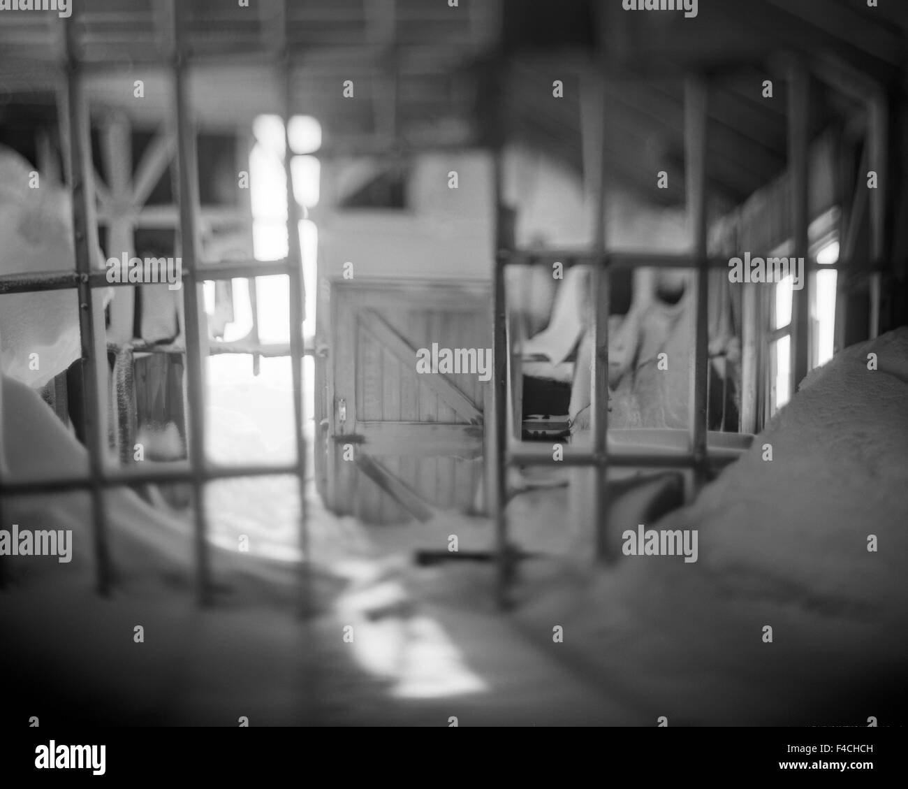 White snow white building Black and White Stock Photos & Images - Alamy