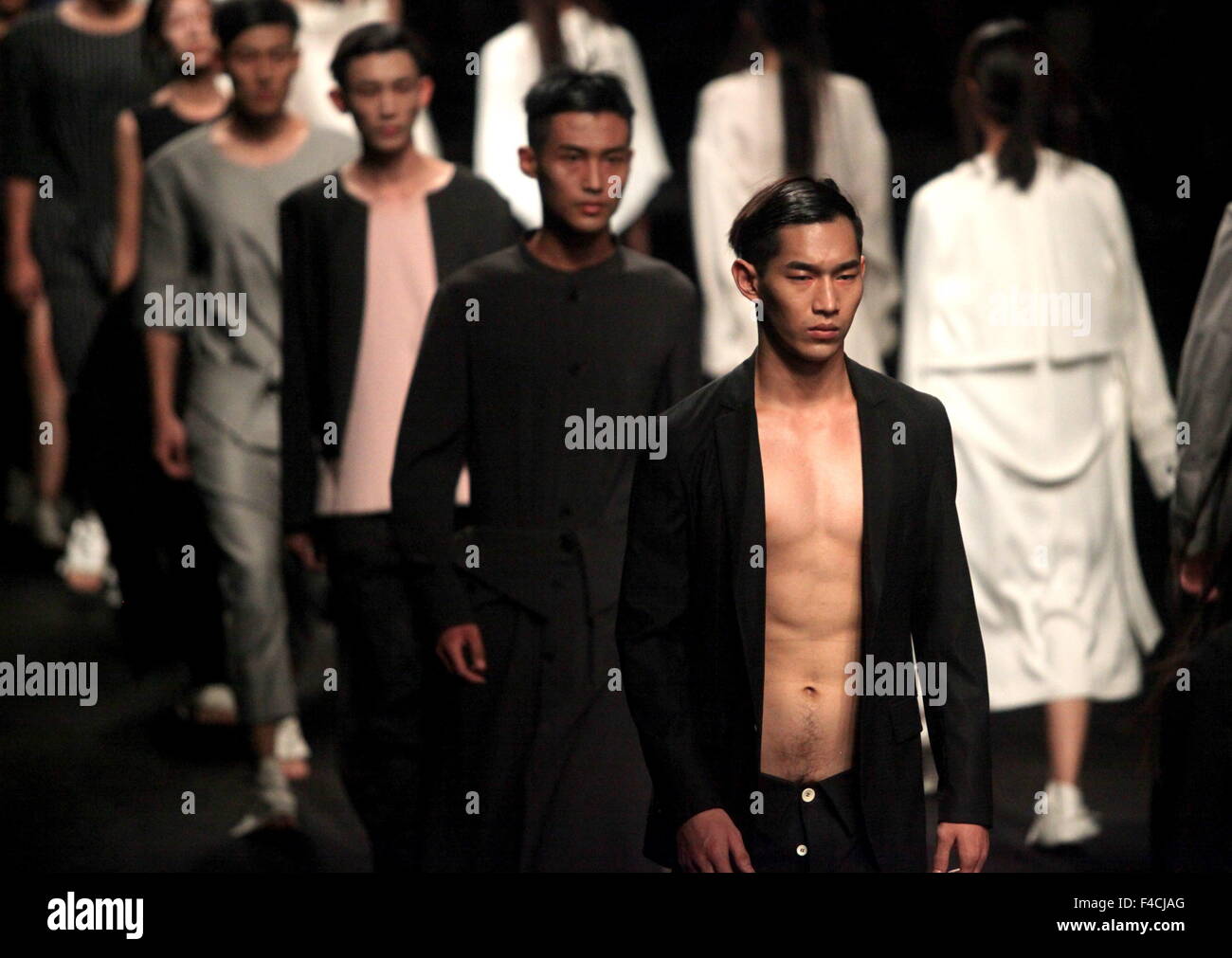 Shanghai. 16th Oct, 2015. Models present creations of brand "HUI BY ...