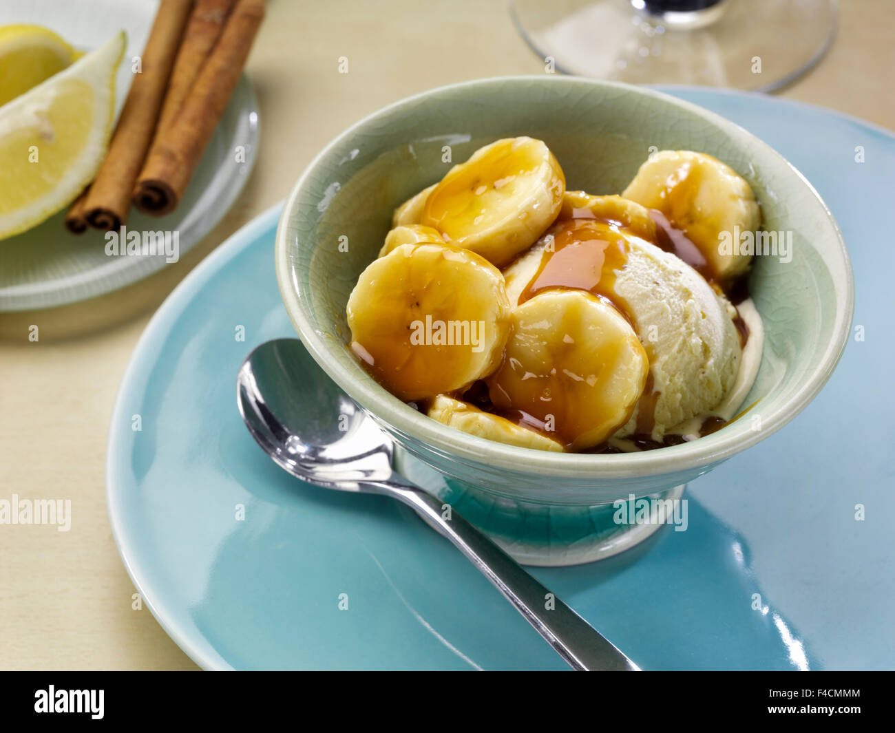 Bananas foster hi-res stock photography and images - Alamy
