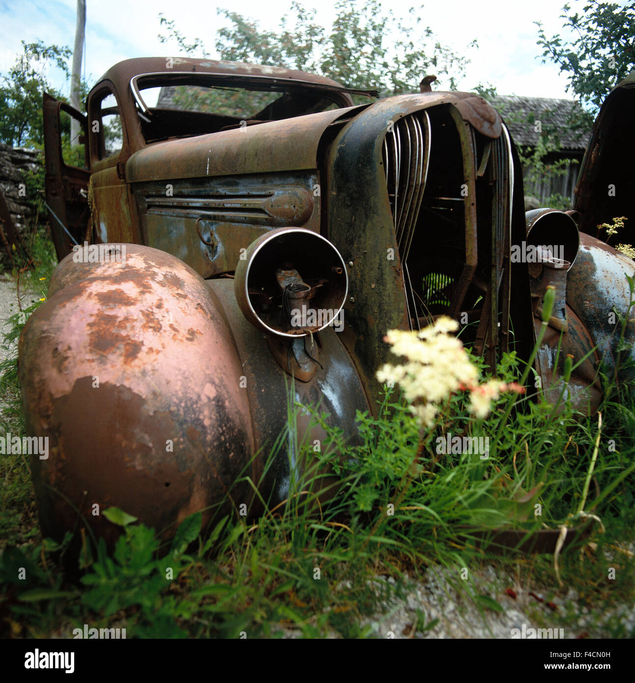 A rusty car wreck Stock Photo - Alamy