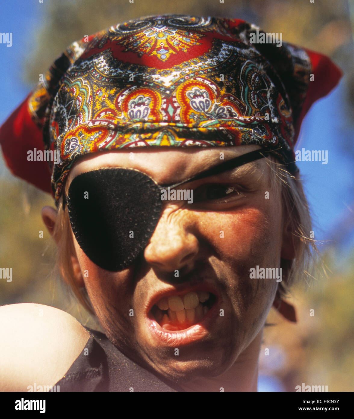 Children dressed up as pirates hi-res stock photography and images - Alamy