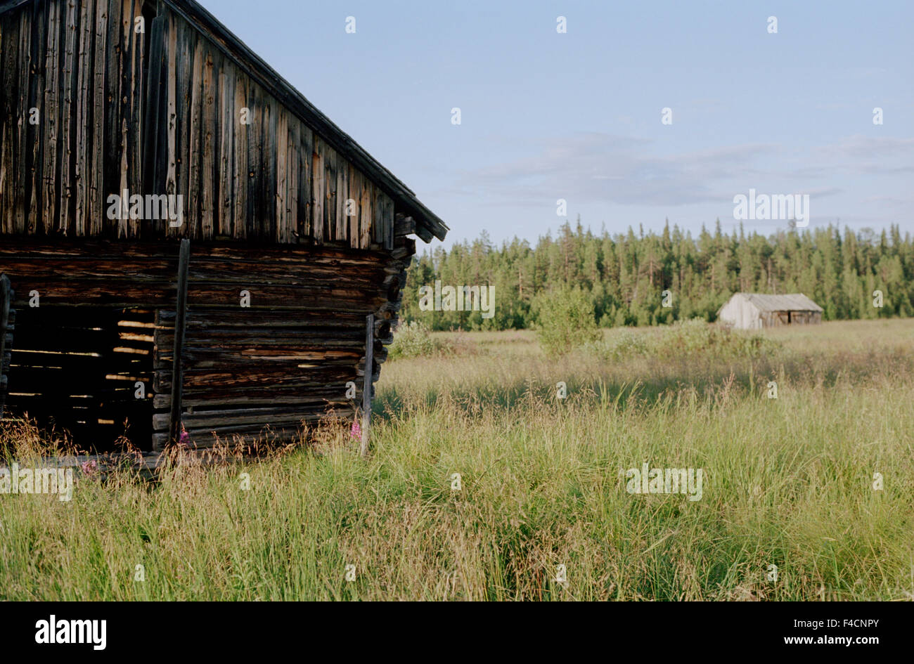 A worn barn in the countryside Stock Photo - Alamy