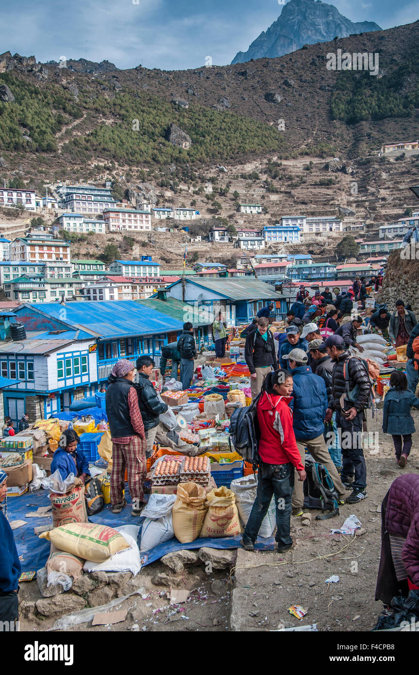 Market in Namche Bazaar, Solukhumbu, Nepal Stock Photo - Alamy