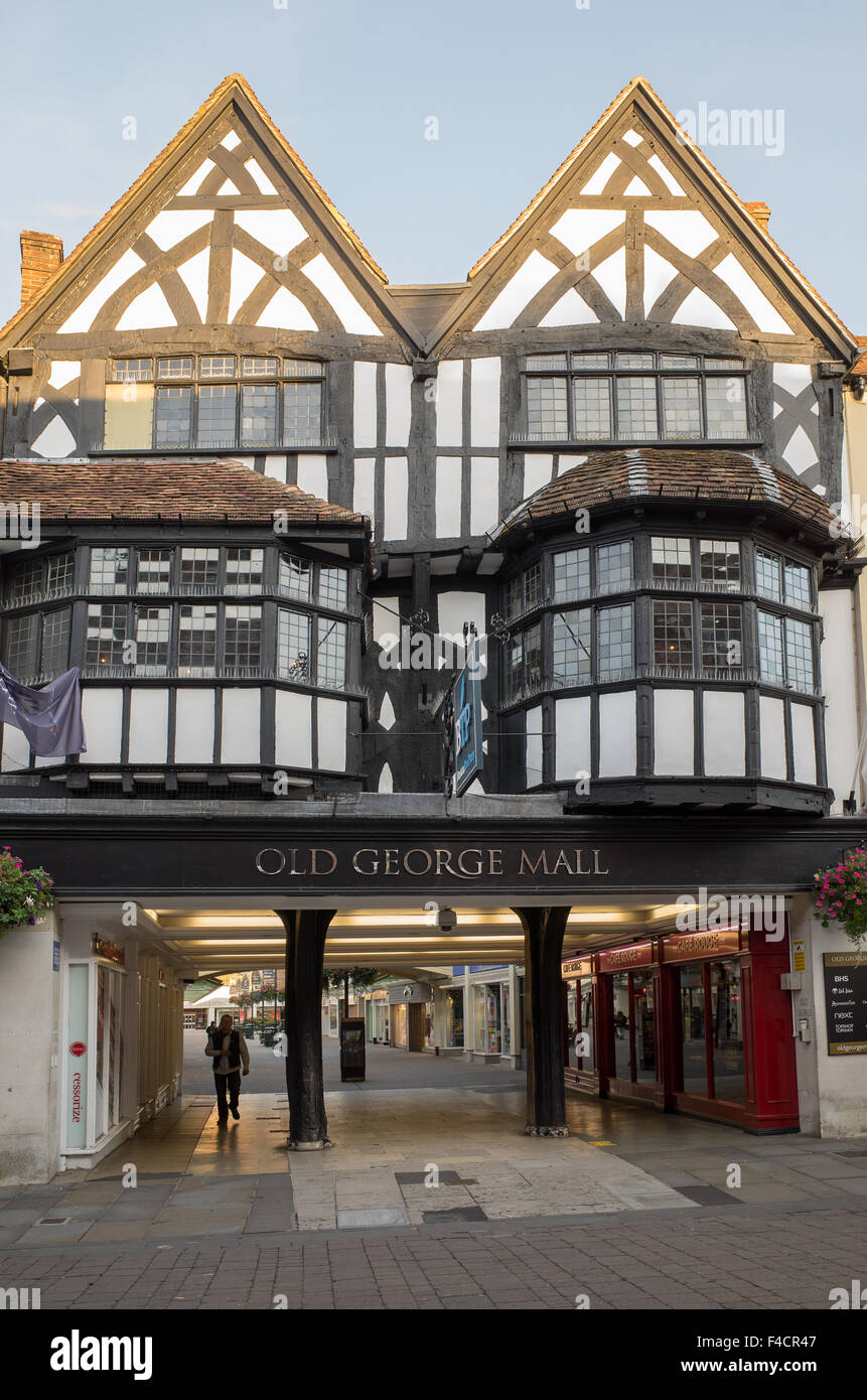 Old George Mall Salisbury Stock Photo Alamy old-george-mall-salisbury-stock-photo-alamy