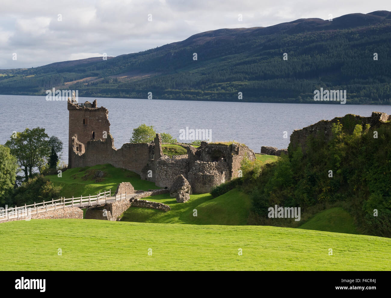 Urquhart castle scotland hi-res stock photography and images - Alamy