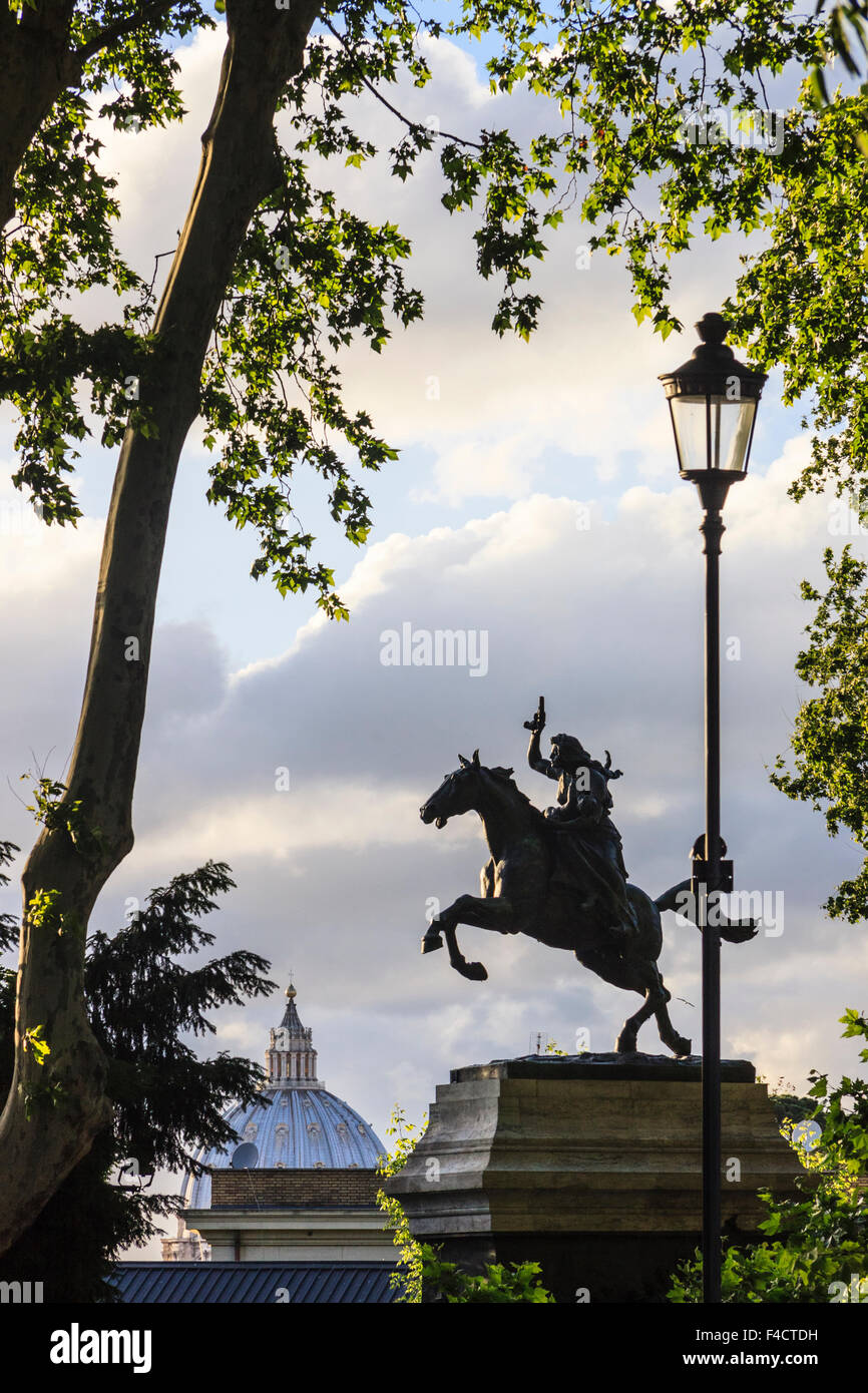 Monument to Italian patriot of the Risorgimento on the Janiculum park ...