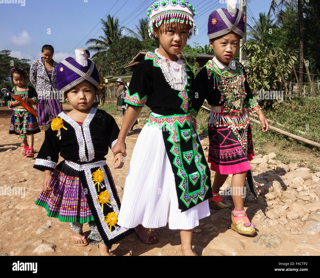 Ropa Tradicional Hmong