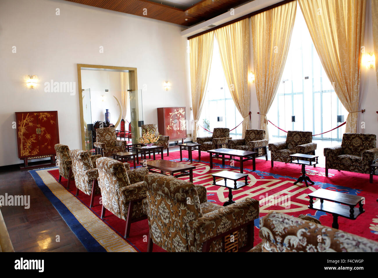 The diplomatic reception room of The Presidential Palace in Saigon ...