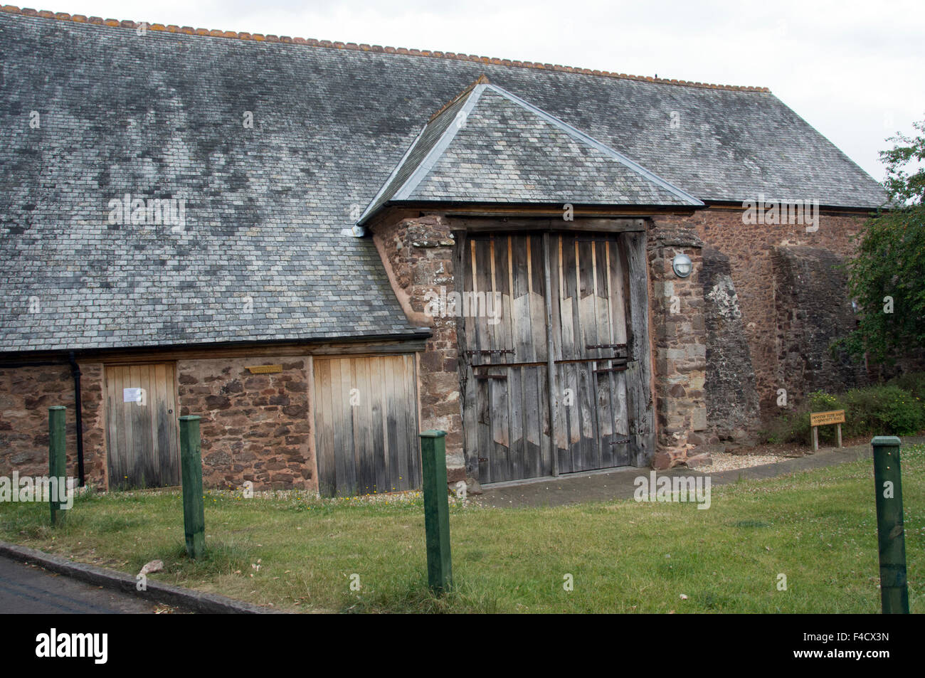 Tithe barn dunster hi-res stock photography and images - Alamy