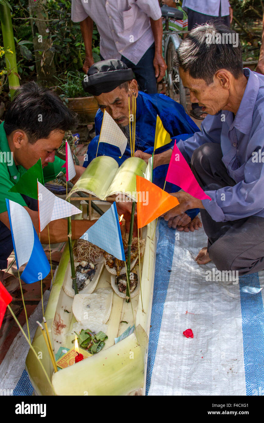 Launch of new boat hi-res stock photography and images - Alamy