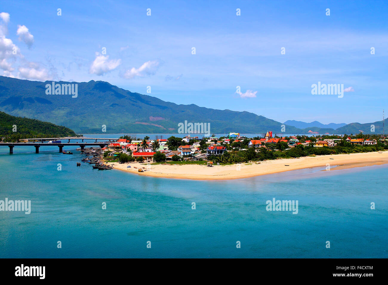 Lang co village hi-res stock photography and images - Alamy