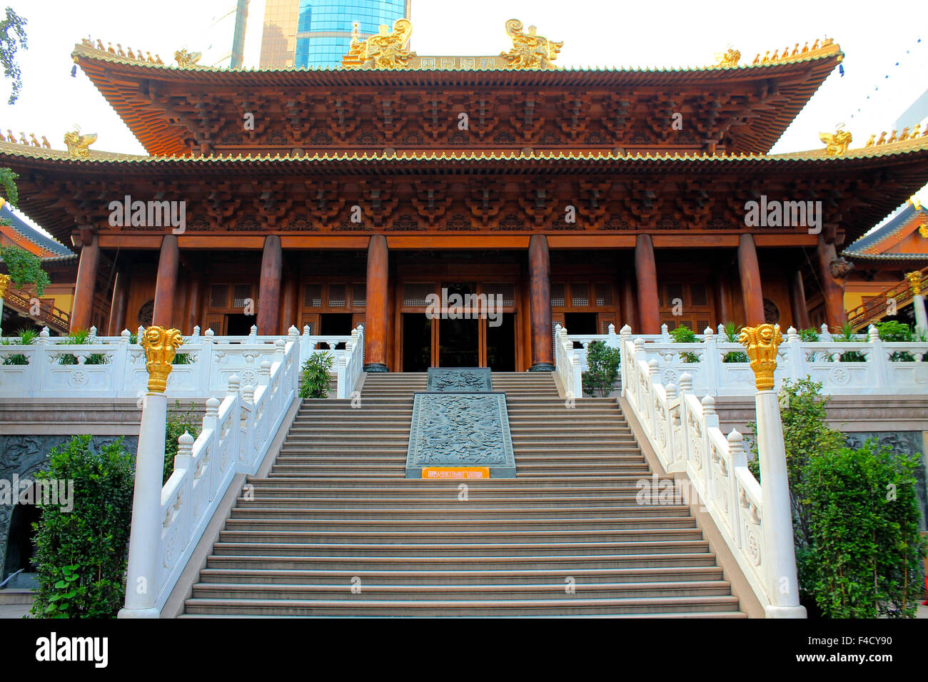 Jing'an Temple Facade Stock Photo - Alamy