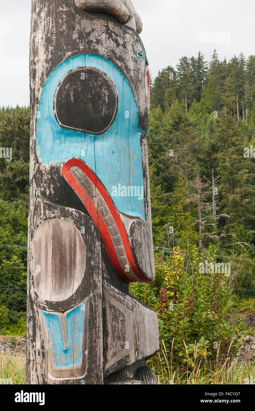 Totem poles at Haida Heritage Centre Museum at Kaay Llnagaay, Queen ...