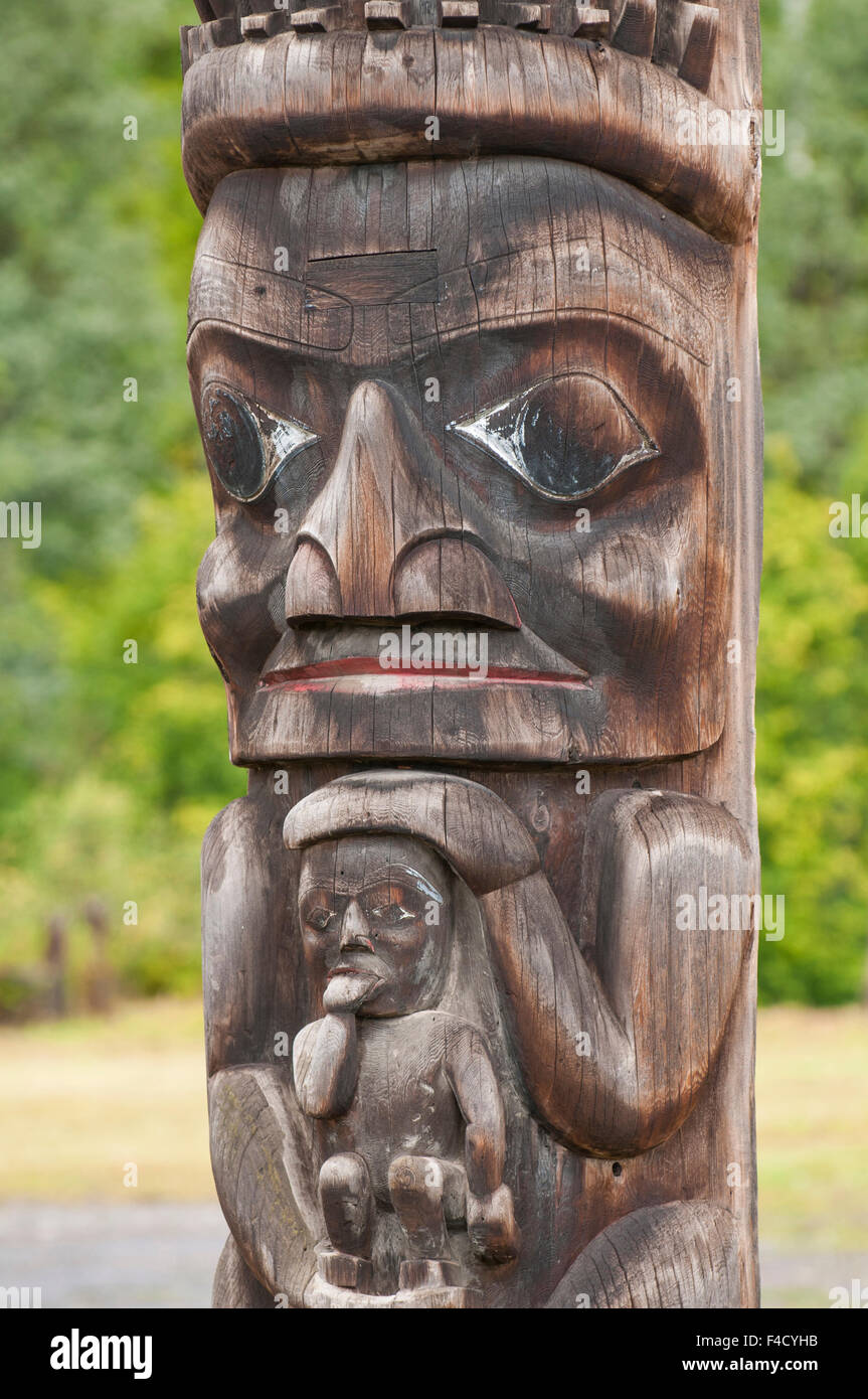 Totem poles gitanyow museum kitwancool hi-res stock photography and ...