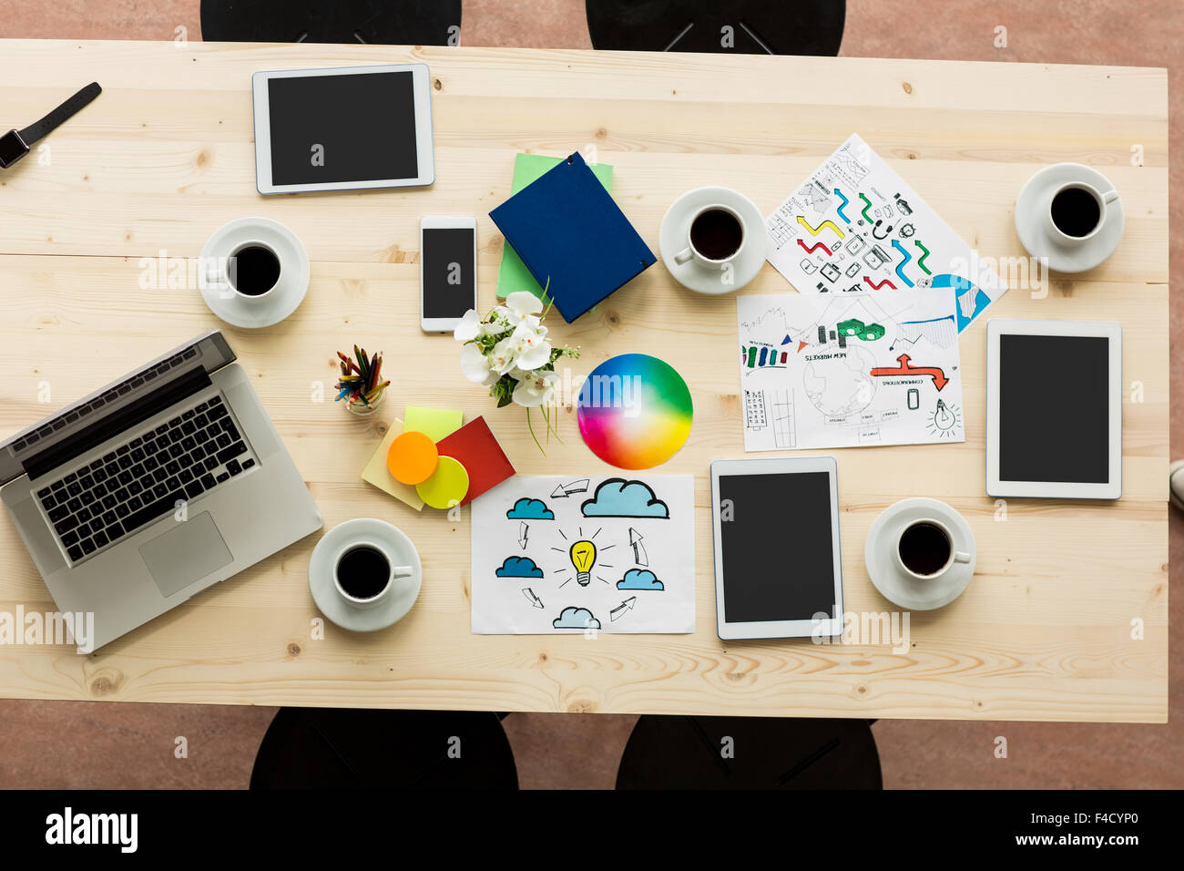 Overhead digital screen hi-res stock photography and images - Alamy