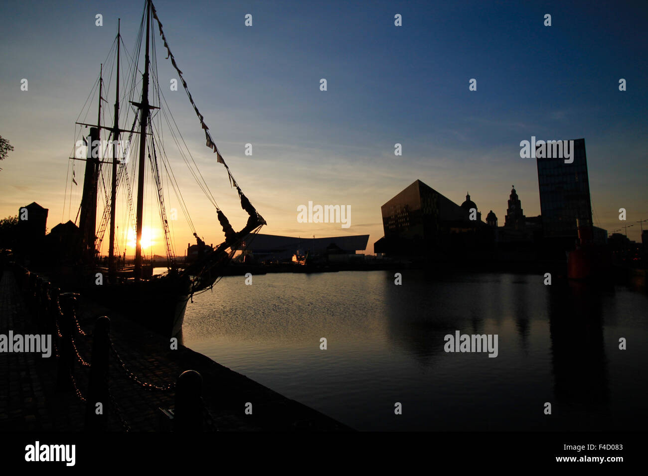 Liverpool sunset hi-res stock photography and images - Alamy