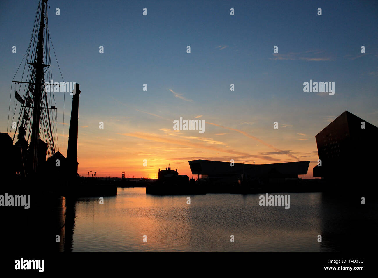 Liverpool sunset hi-res stock photography and images - Alamy