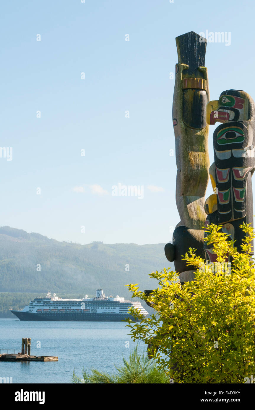 Cruise ship passing totem pole at U'Mista Cultural Centre, Alert Bay ...