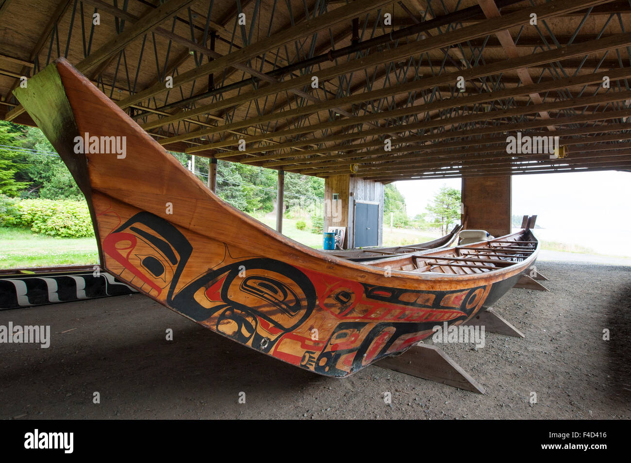 Canada first nation canoe hi-res stock photography and images - Alamy