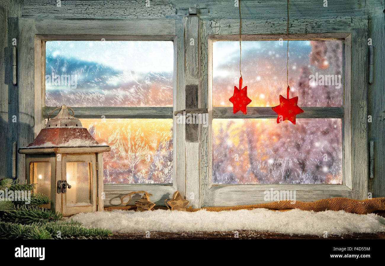 Atmospheric Christmas window sill decoration Stock Photo - Alamy