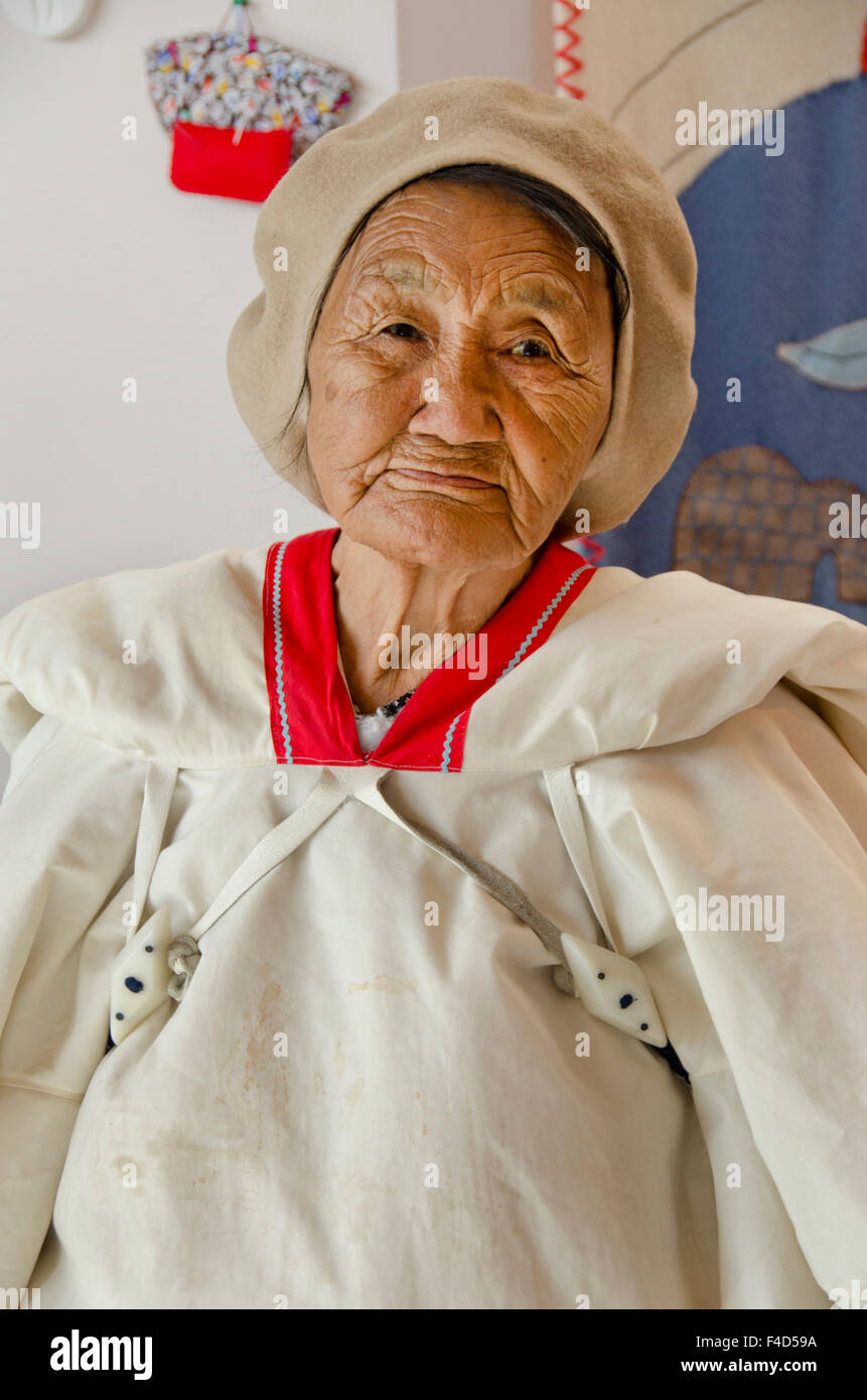 Canada inuit senior woman hi-res stock photography and images - Alamy