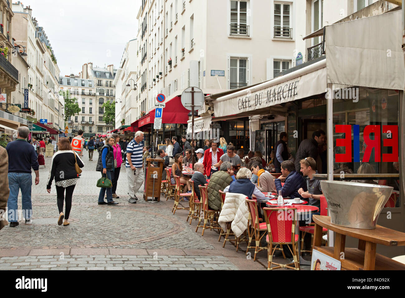 Europe, France, Paris. A cafe scene on Rue Cler Stock Photo - Alamy