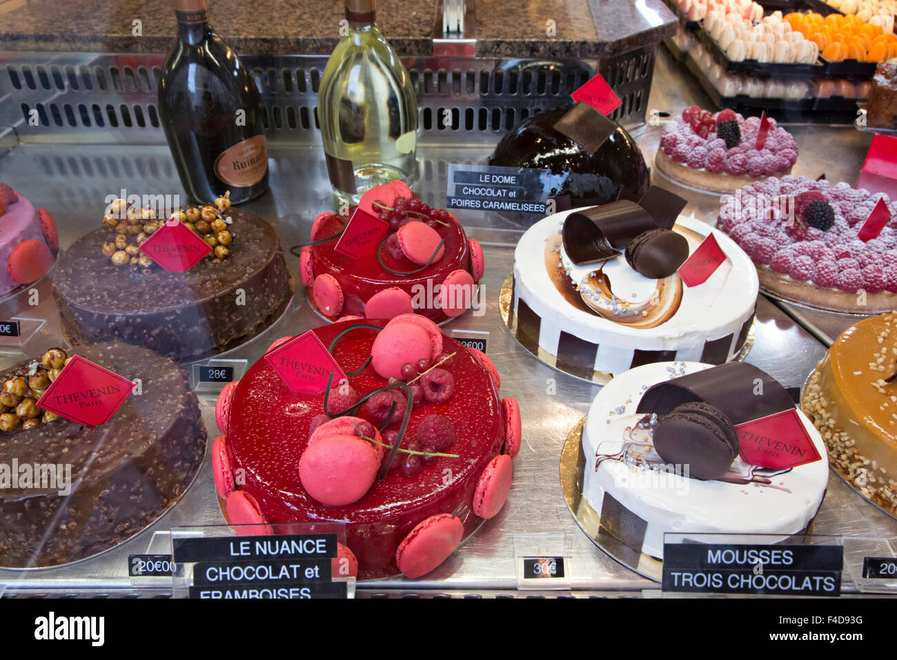 Europe, France, Paris. A window of a bakery (patisserie Stock Photo - Alamy