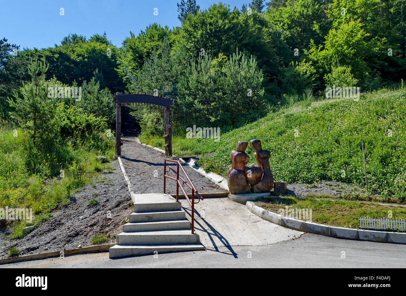 Parapet trail hi-res stock photography and images - Alamy