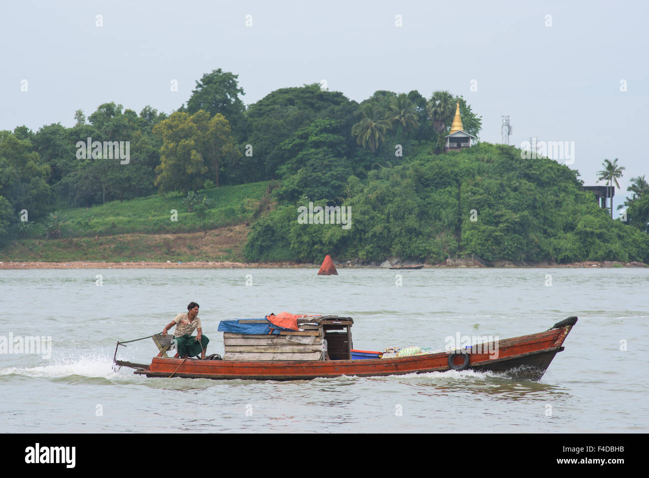 Transporting goods by water hi-res stock photography and images - Alamy