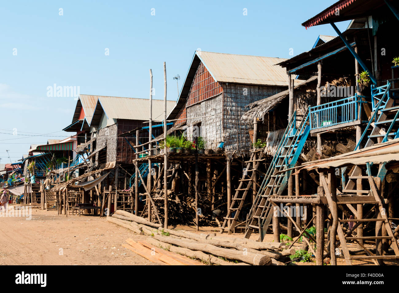 Stilts house hi-res stock photography and images - Alamy