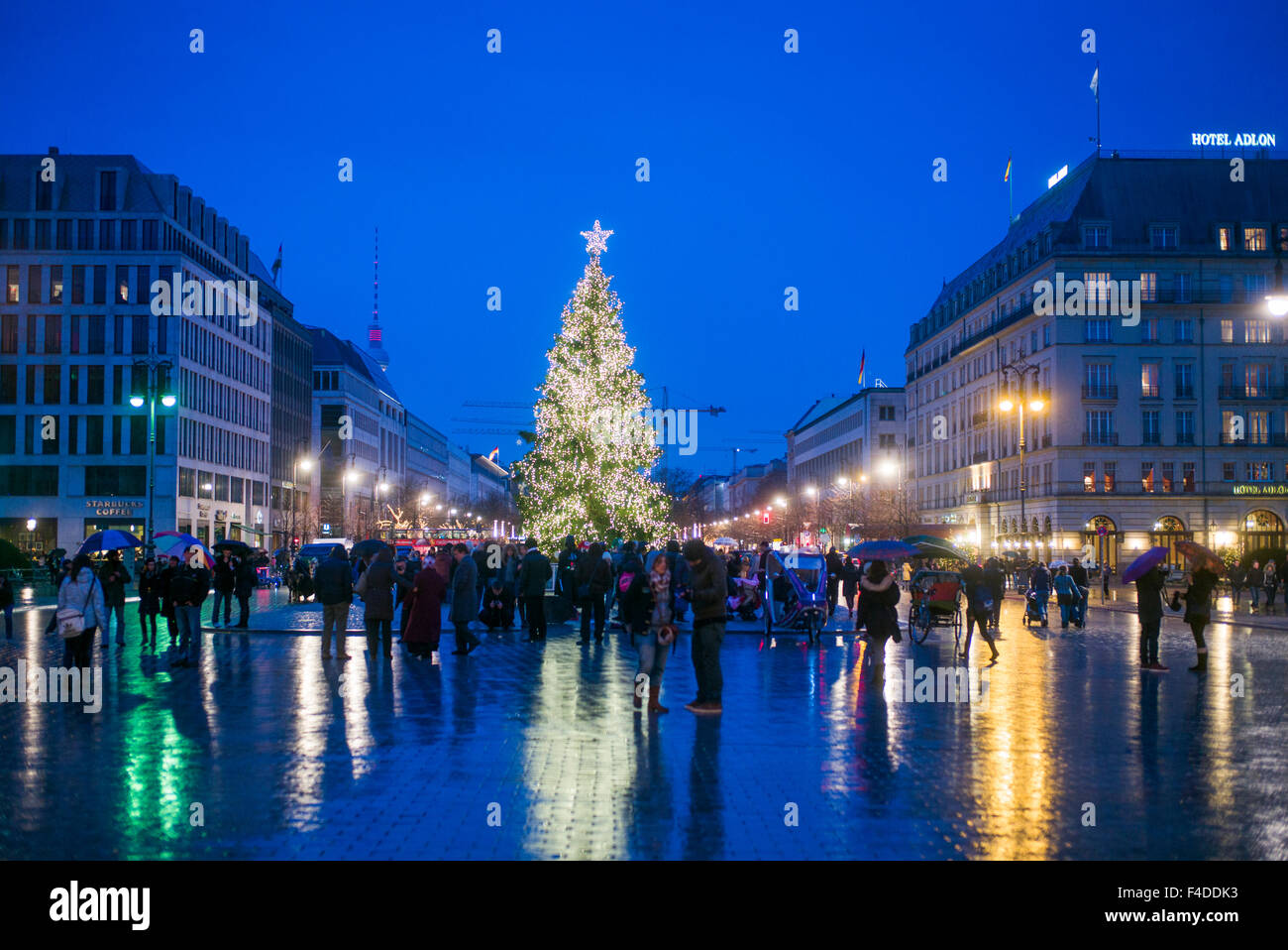 Berlin east germany christmas tree hi-res stock photography and images ...